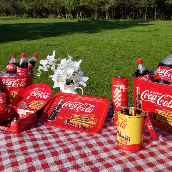 Coca Cola | Party Supplies | Cocacola Tound Locktop Tin Canister | Poshmark
